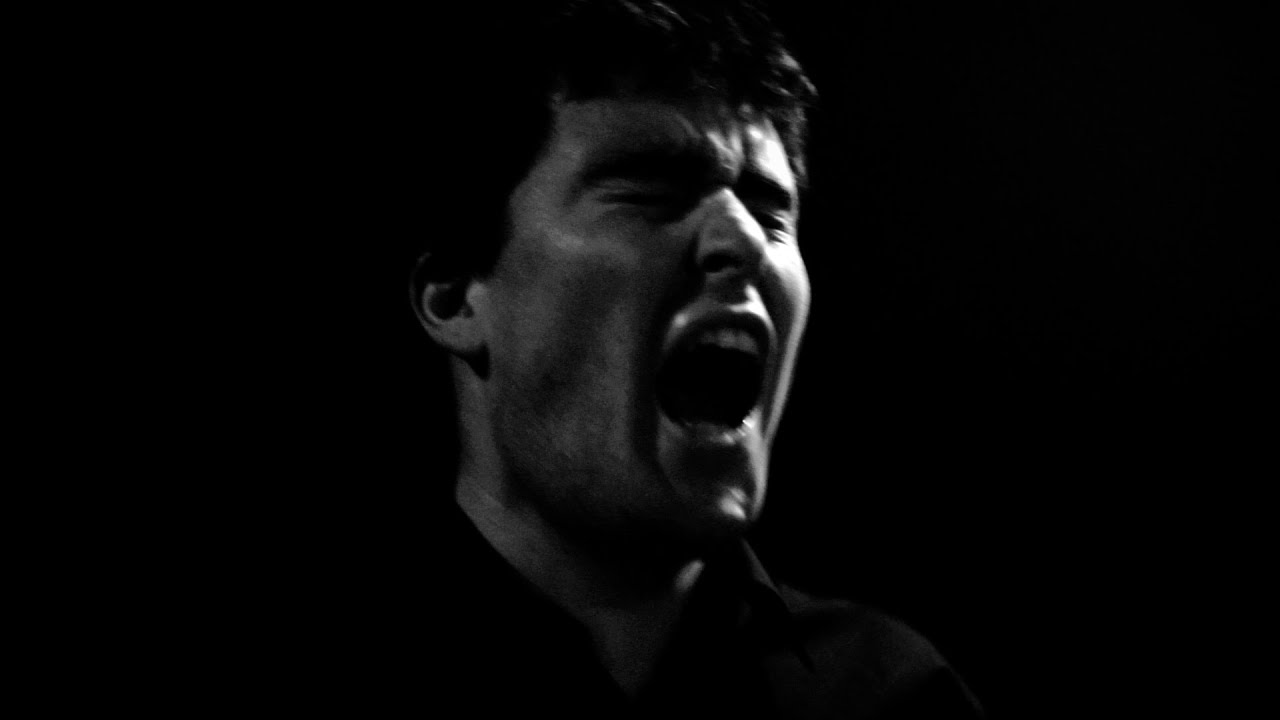 John Bence a jeho hlboké chorály ambientu